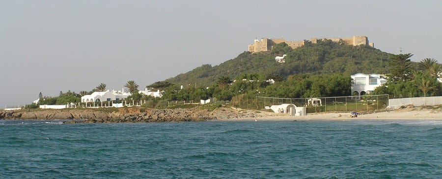 Kélibia isolée suite à la découverte de 10 clusters - Réalités Online